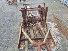 Bore Winch with Jib - TVAA Pty Ltd T/A Tomkins Valuers & Auctioneers