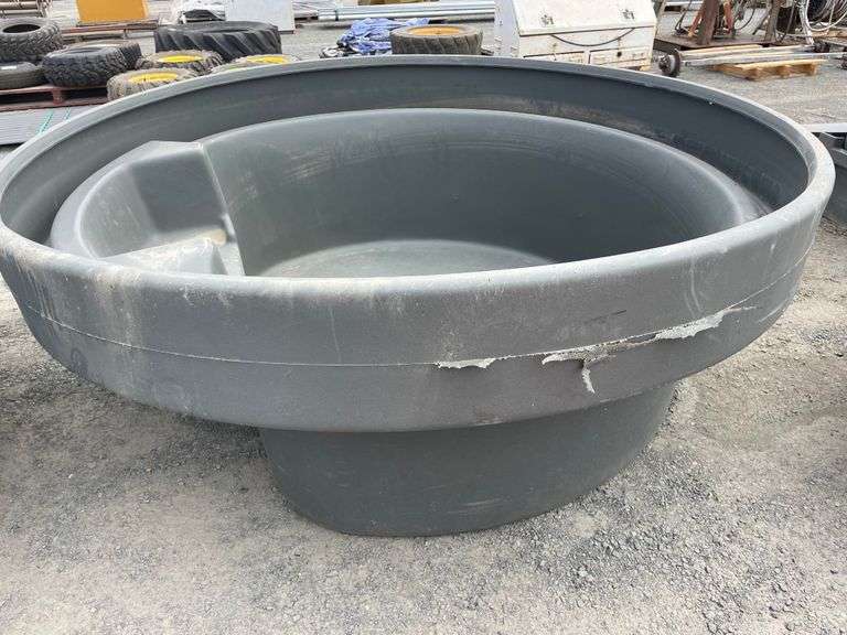 1x 1200L Stock Trough - TVAA Pty Ltd T/A Tomkins Valuers & Auctioneers