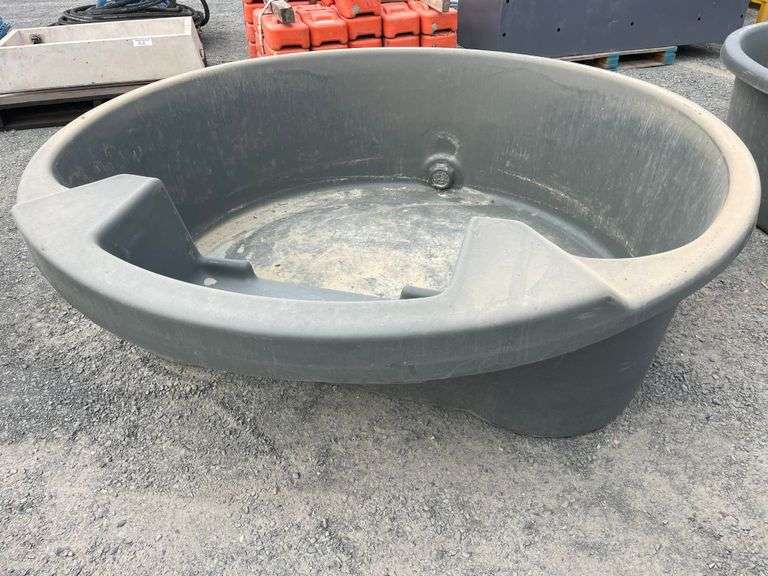 1x 1200L Stock Trough - TVAA Pty Ltd T/A Tomkins Valuers & Auctioneers