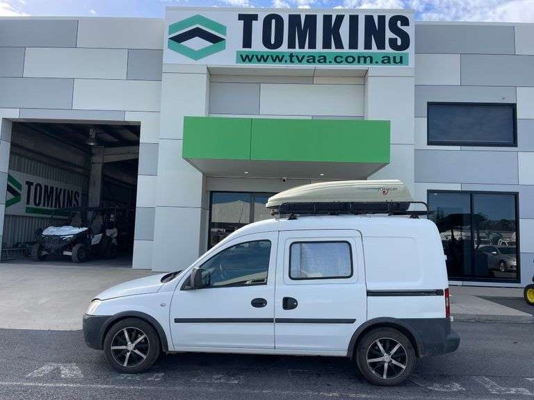 2006 Holden Combo Van - TVAA Pty Ltd T/A Tomkins Valuers & Auctioneers