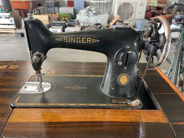 Antique Singer Pedal Sewing Machine and Cabinet - TVAA Pty Ltd T/A ...