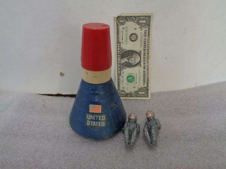 1960s Apollo Space Capsule & Astronauts Wilton cake topper . (1C ...