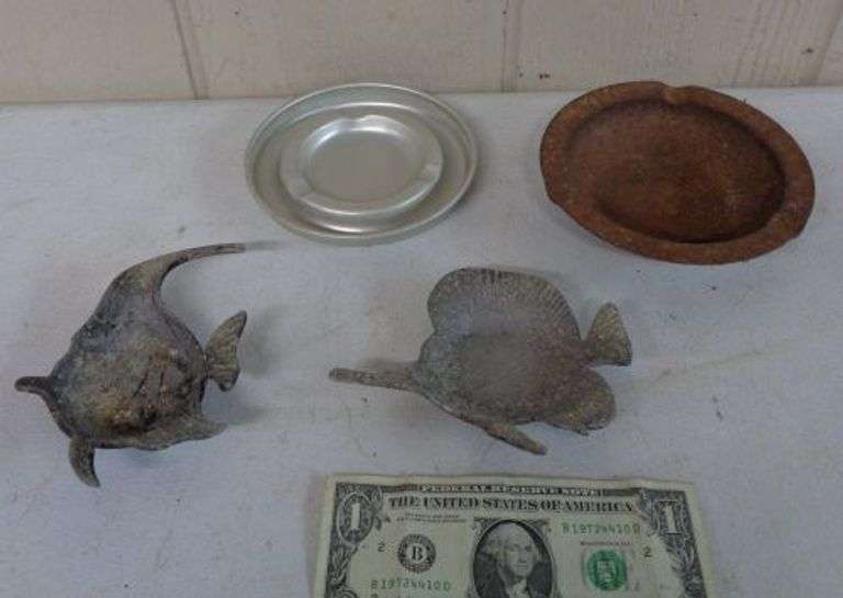 4 Vintage Ahstrays. ~ cash only ~. (1C) - Texas Online Auction House