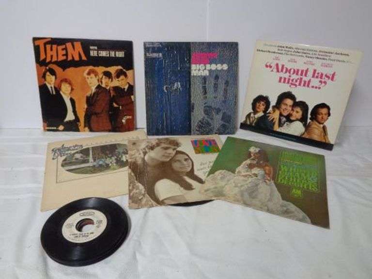 Record Albums ( 33’s) and a small Stack of 45’s. ~ cash only ~. ( 5D ...