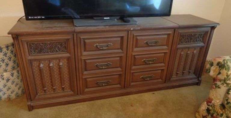 Magnavox Solid State AM/ FM Radio, Record Player, 8 Track. ( see ...