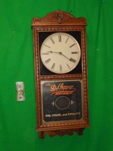DR. PEPPER Clock. Battery operated. - Texas Online Auction House