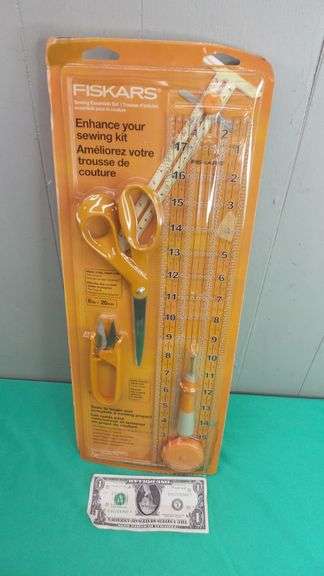 NEW Fiskars Sewing Essentials Set! (R2) - Texas Online Auction House