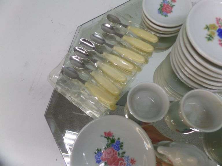 Super Cute Large Lot of Minature China! (2C) - Texas Online Auction House