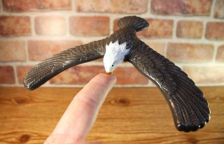 Super Cool Balancing Eagle in Flight (CR) - Texas Online Auction House