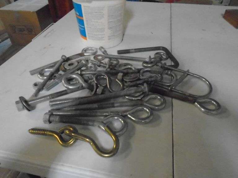 Bucket full of big bolts. (2) - Texas Online Auction House