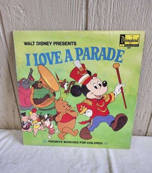 1974 Mickey Mouse Album ~ cash only ~. (4E) - Texas Online Auction House