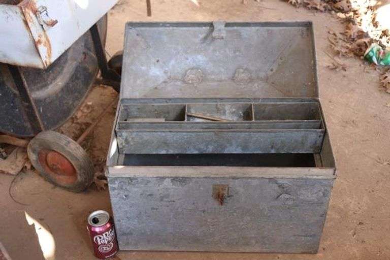Vintage Metal Lock Box/Tool Box with Tented Top and Metal Insert Tray ...