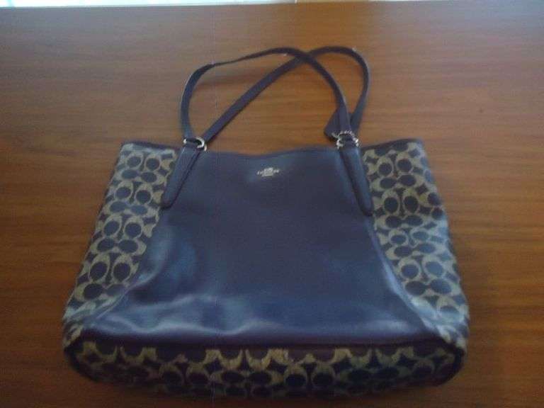 Cash Only. Used Coach purse, come to preview to authenticate. (O ...