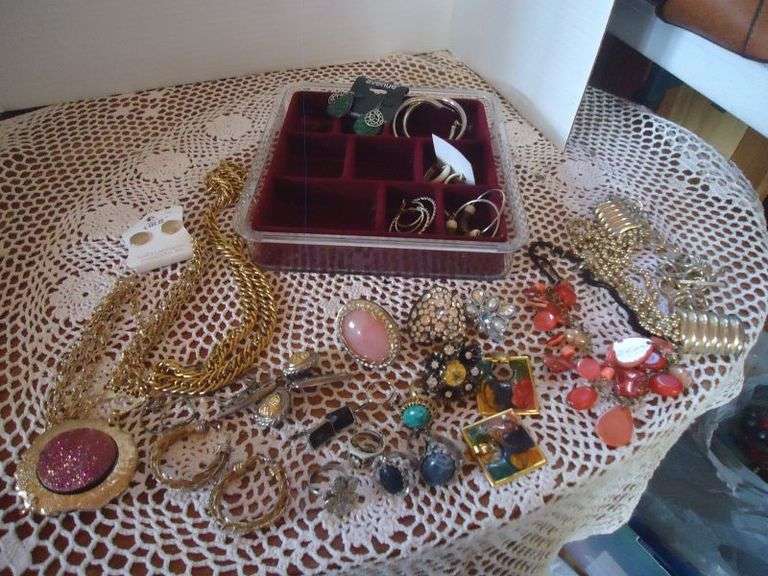 Cash Only. Mixed jewelry lot with tray. - Texas Online Auction House