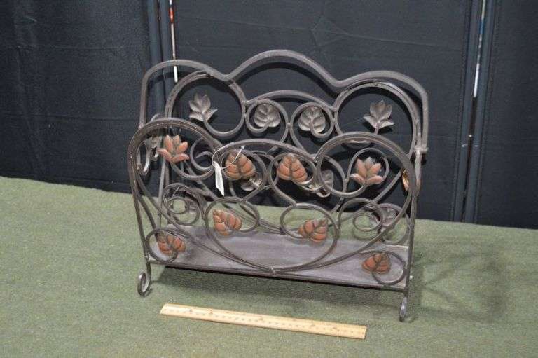 NICE METAL MAGAZINE RACK - Texas Online Auction House