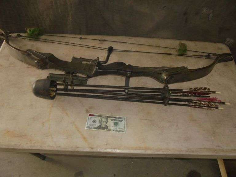 Compound Bow and Arrows - Texas Online Auction House