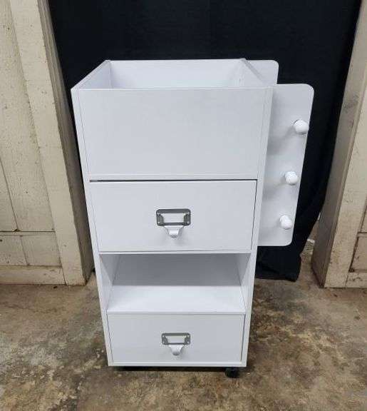 Storage Cabinet. ~ cash only~. ( row 3) - Texas Online Auction House