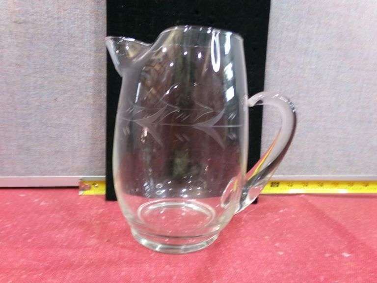 Beautiful vintage etched water pitcher - Texas Online Auction House