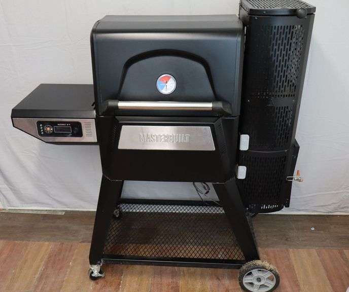 $$ Masterbuilt Gravity Series 560 Digital WiFi Charcoal Grill & Smoker ...