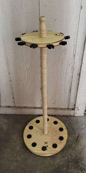 Fishing Rod Stand. ~ cash only ~ . ( area 6) - Texas Online Auction House