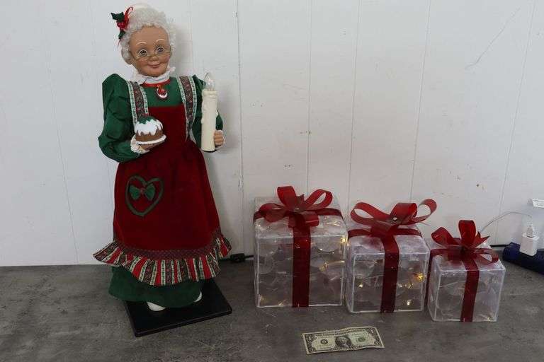 Holiday Creations Mrs. Clause Large Animated Figure AND 3-Piece Lighted ...