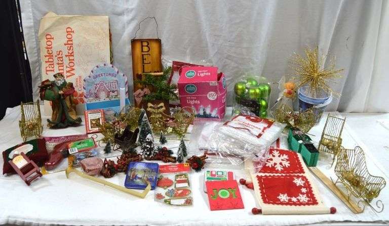 CHRISTMAS LOT - Texas Online Auction House