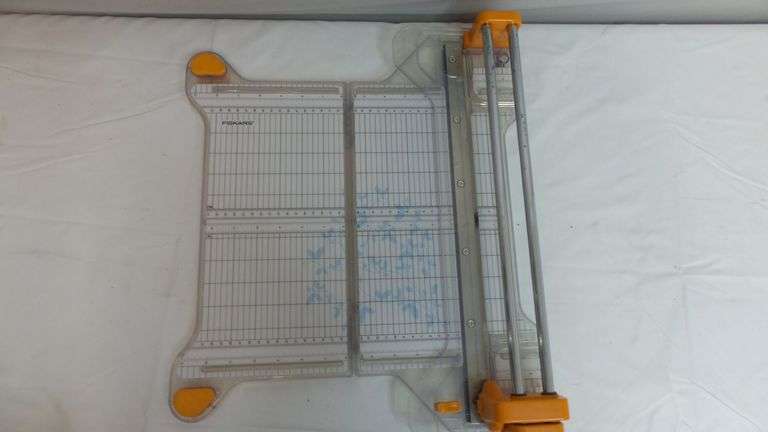 Fiskars ProCision Rotary Bypass Paper Trimmer! (12B) - Texas Online ...