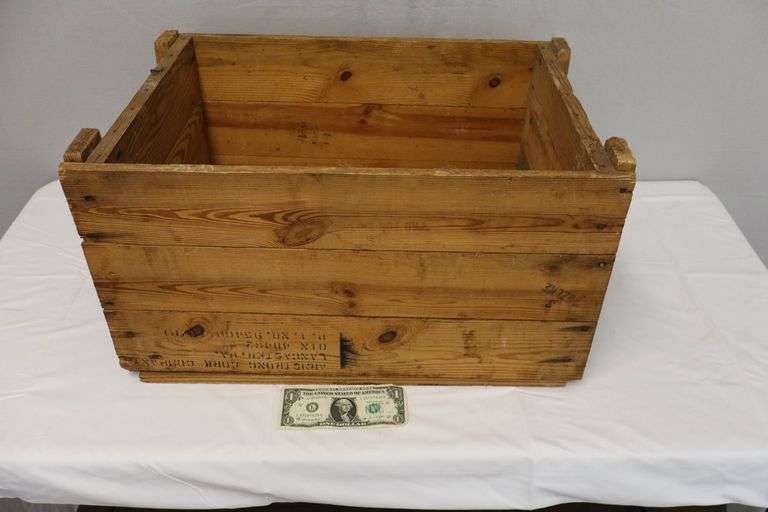 Large Vintage Wooden Crate! (5E) - Texas Online Auction House