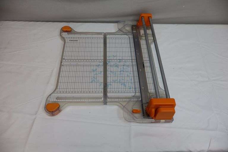 Fiskars ProCision Rotary Bypass Paper Trimmer! (12B) - Texas Online ...