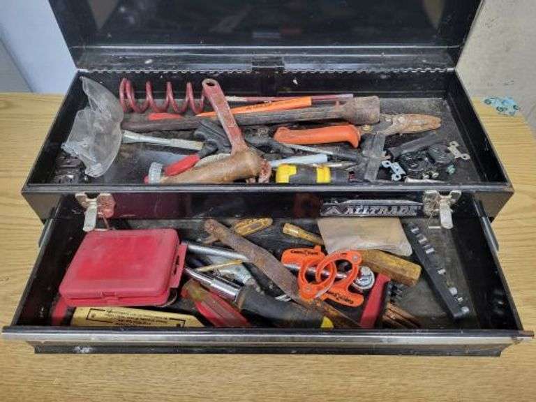 Toolbox and contents. ~ cash only~.(2C) - Texas Online Auction House
