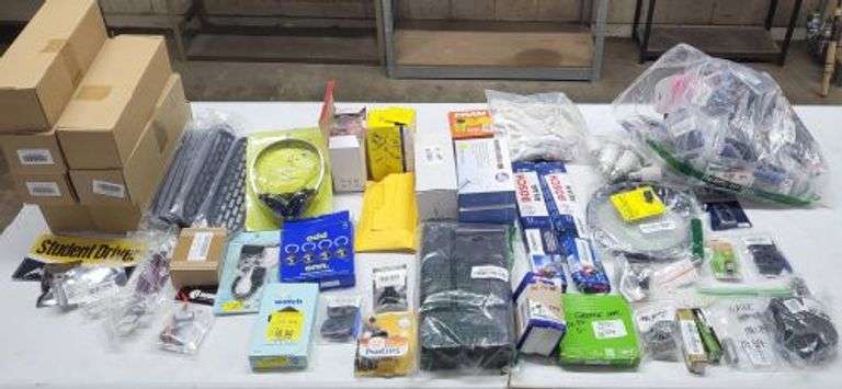 Misc Items Lot. ~ cash only~. (4D) - Texas Online Auction House