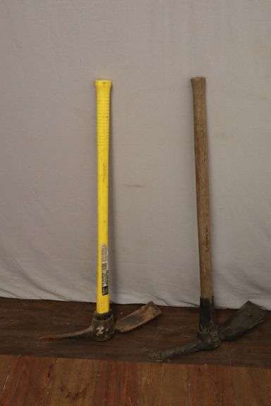 Lot of Two Pickaxes! (PW) - Texas Online Auction House