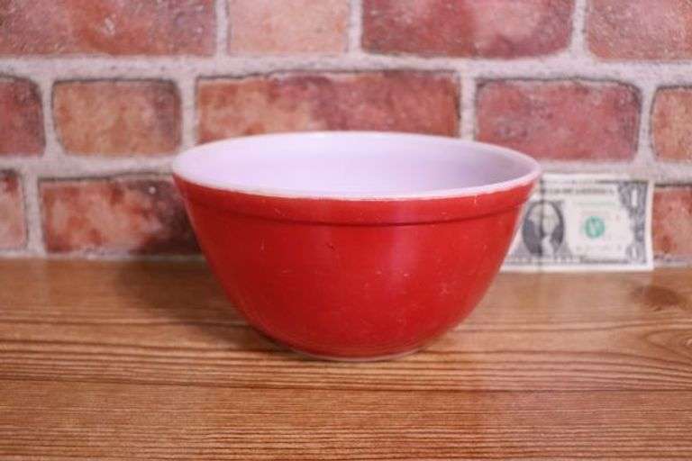 Vintage PYREX 402 1.5 Qt Red Bowl - Some scratches - No chips or cracks ...