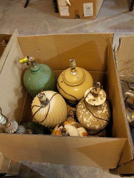 Box of Lamps. ~ cash only ~ - Texas Online Auction House