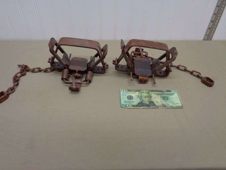 New old stock metal traps, Bridger brand. - Texas Online Auction House