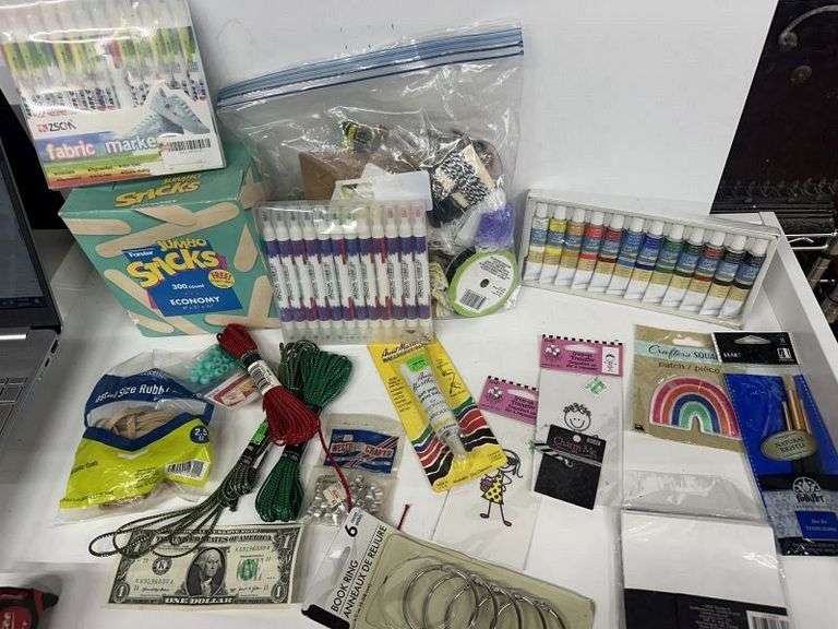 Artist/Crafting Lot. Lots of good stuff here - Texas Online Auction House
