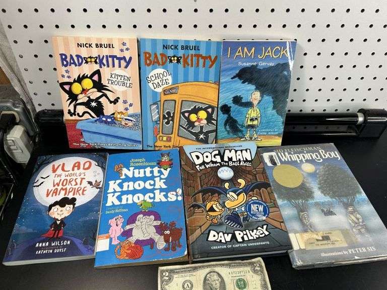 Bad Kitty, DogMan, Knock Knock Jokes + others - Texas Online Auction House