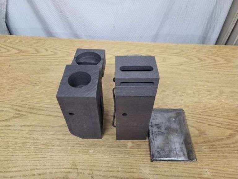 2 Nvent Graphite Molds. ~ cash only ~.(5K) - Texas Online Auction House