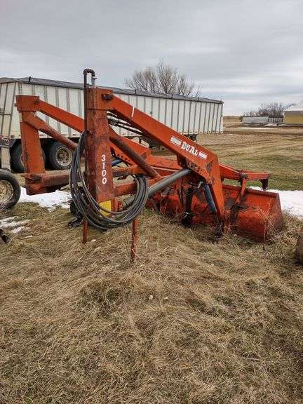 Dual 3100 Quick Tach Loader - Ulmer Auction Service, LLC