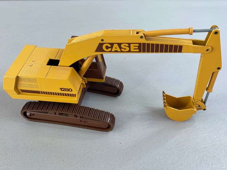 Case 1280 Excavator, 1/35 Scale, Conrad - United Edge Real Estate & Auction