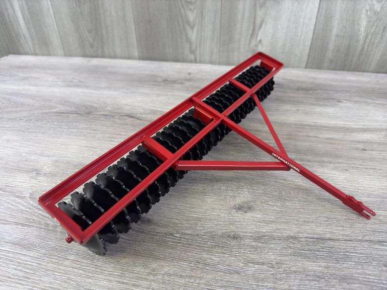 Yoder Custom International Cultipacker, 1/8 - United Edge Real Estate ...