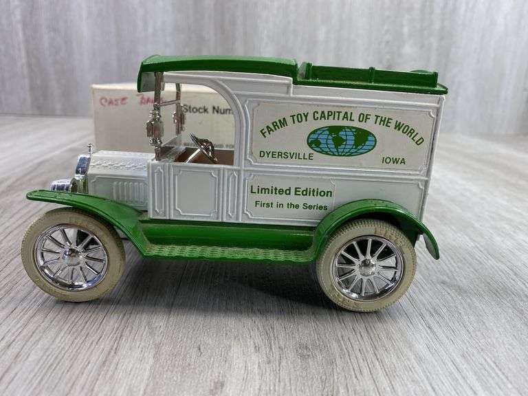 1913 Ford Model T Farm Toy Capitol Of The World Van Bank, 1/43, Limited ...