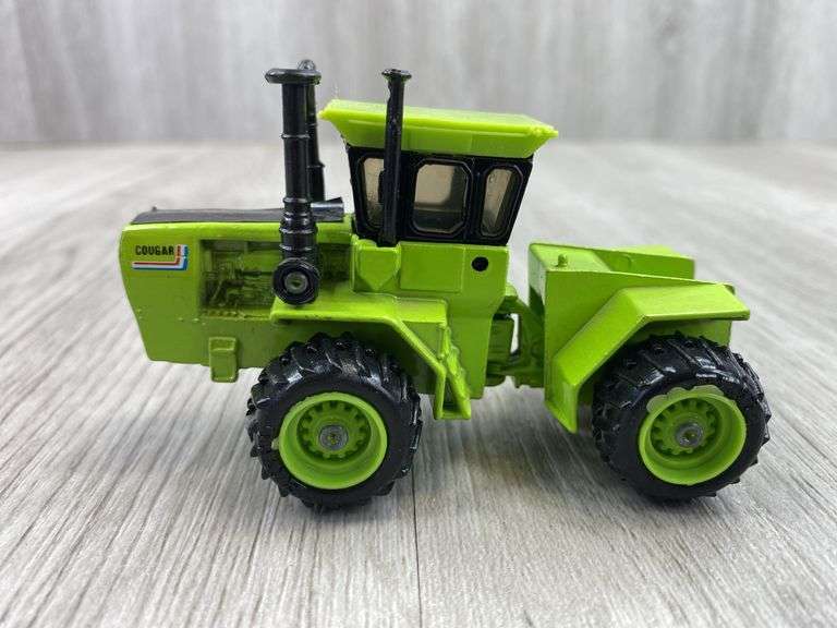 Steiger Cougar 4WD, 1/64, Scale Models - United Edge Real Estate & Auction