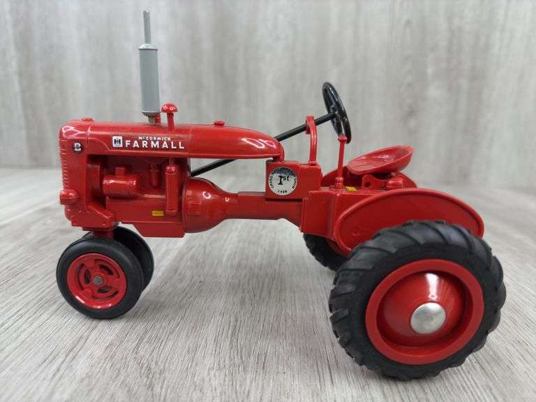 International McCormick Farmall B NF, 1988 1st Grand Nat’l Toy Show ...