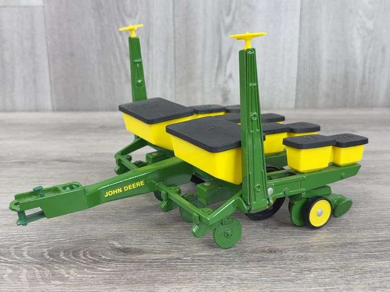 John Deere 7000 4 Row Planter, 1/16, Ertl - United Edge Real Estate ...