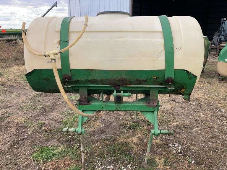 3pt Mounted White Poly Tank - 200 Gal - United Edge Real Estate & Auction