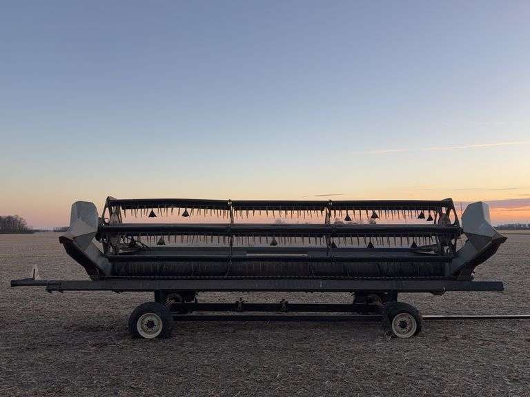 Allis-Chalmers 20’ Grain Head - United Edge Real Estate & Auction
