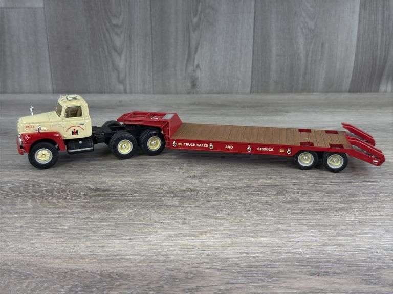 International R200 IH Truck Sales & Service Tractor Trailer, 1/34 ...