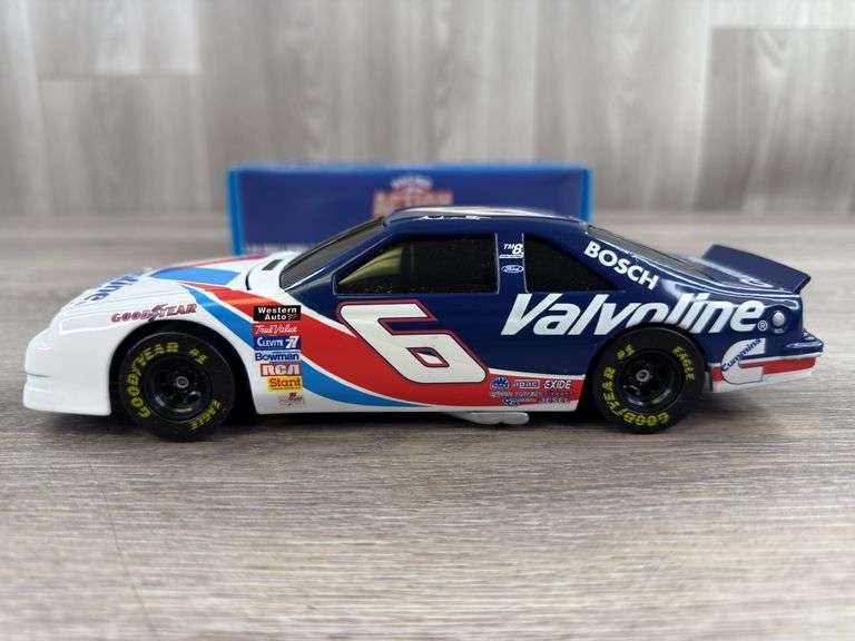 Mark Martin #6 Valvoline Thunderbird Stock Car Bank, 1/24, Limited ...