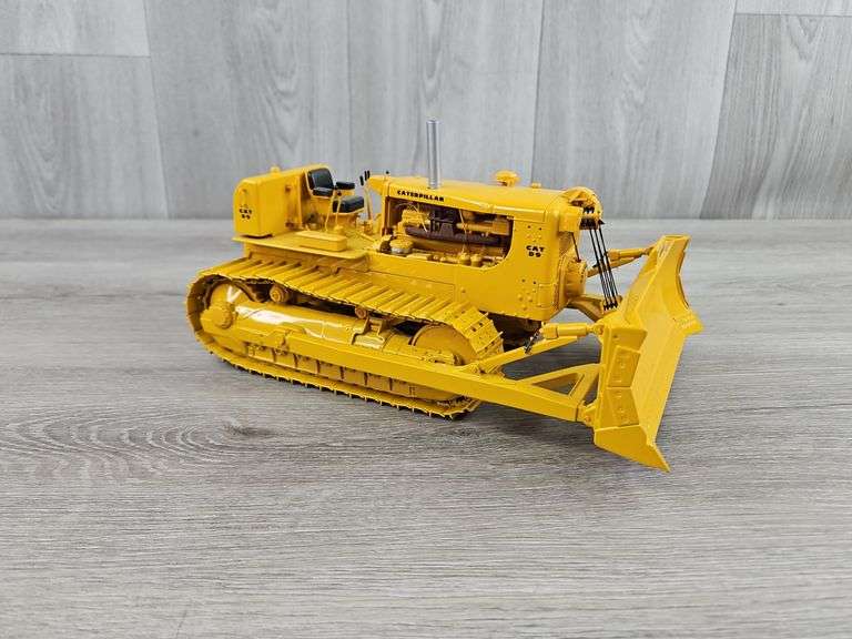 Caterpillar D9 Dozer, 1/16, First Gear, 2006 ACMOC - United Edge Real ...